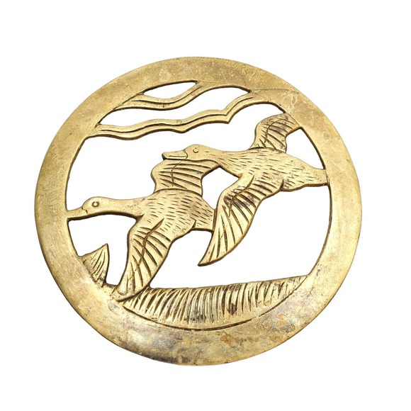 Unbranded | Kitchen | Brass Trivet Flying Geese Trivet Home Decor Vtg ...